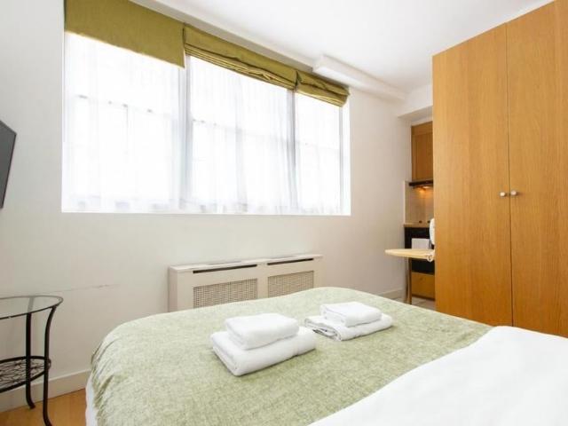 Studio Flat, North Gower Street, NW1