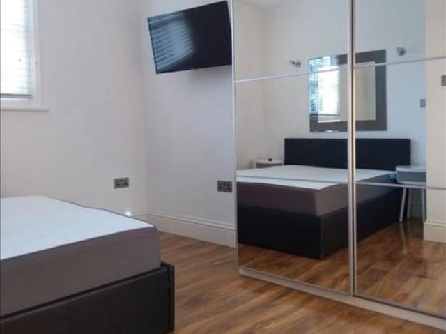 Studio Flat, Notting Hill, W11