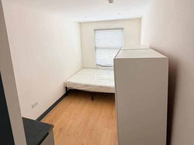 Studio Flat, Oakford Road, NW5