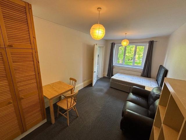 Studio Flat, Otley Road, LS16