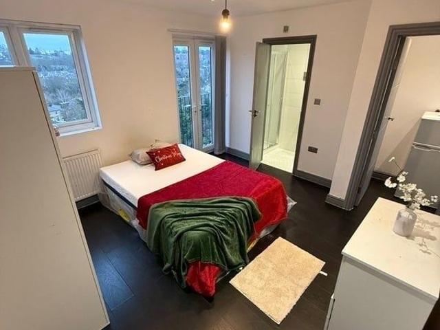 Studio Flat, Overhill Road, SE22