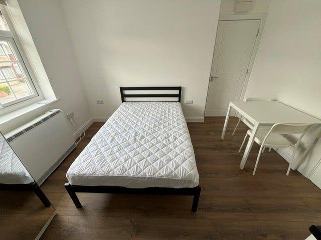 Studio Flat, Ovesdon Avenue, HA2