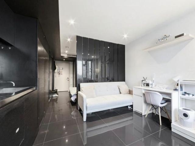 Studio Flat, Pan Peninsula Square, E14