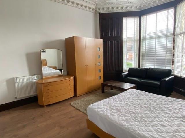 Studio Flat, Paisley Road West, G51