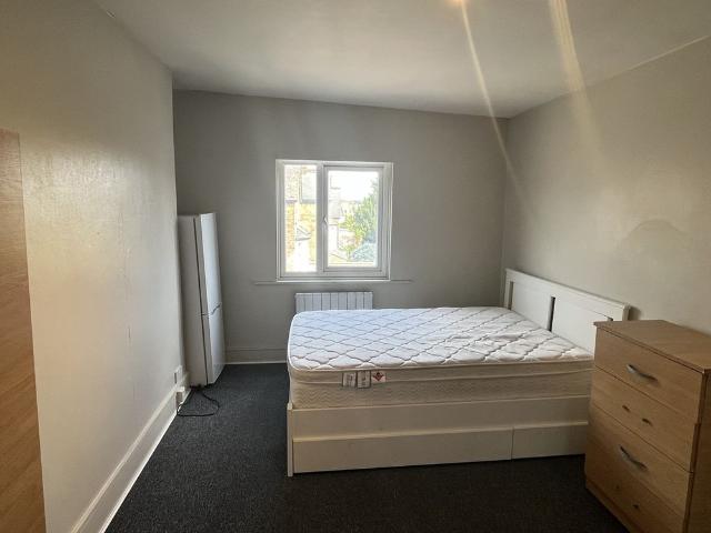 Studio Flat, Park Parade, NW10