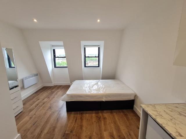 Studio Flat, Parkhurst Court, N7