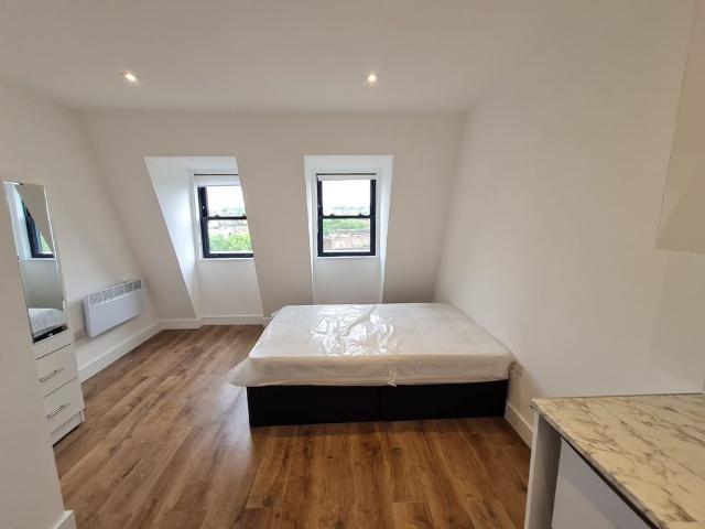 Studio Flat, Parkhurst Court, N7