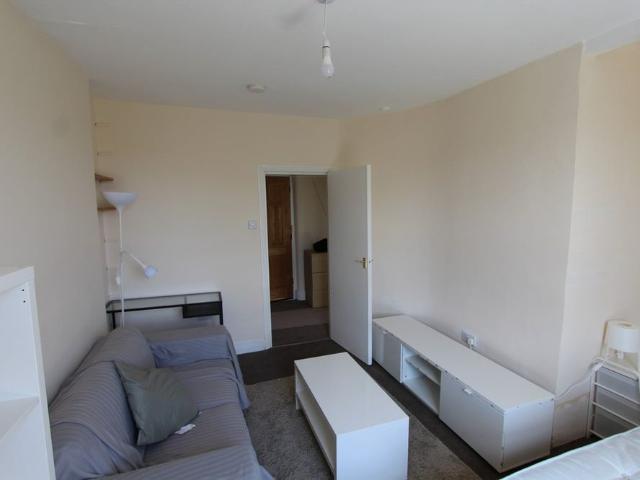Studio Flat, Pemberton Road, N4