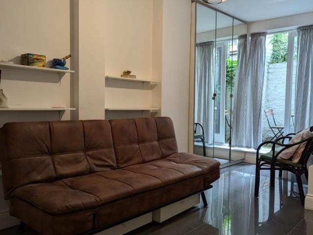 Studio Flat, Pembridge Road, W11
