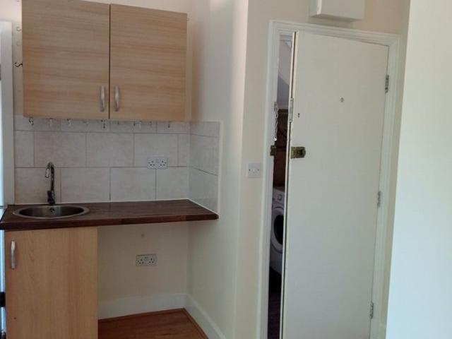 Studio Flat, Peterborough Road, HA1