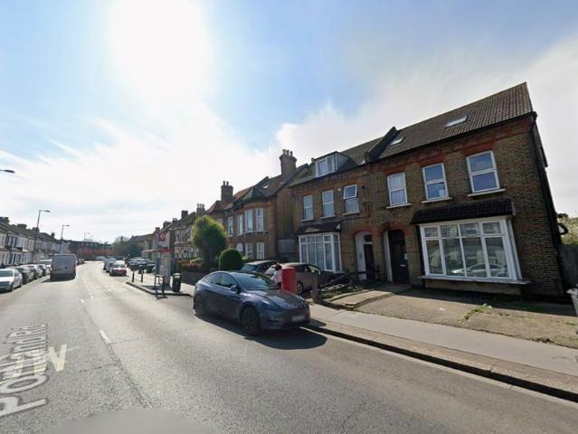 Studio Flat, Portland Road, SE25