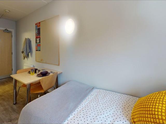 Studio Flat, Redwoods, NG9