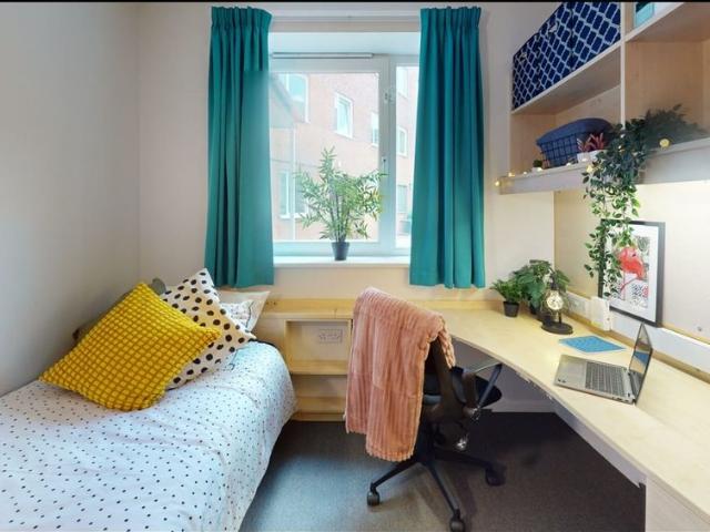 Studio Flat, Redwoods, NG9