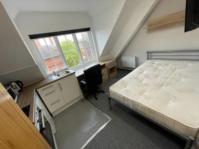 Studio Flat, Regent Road, LE1
