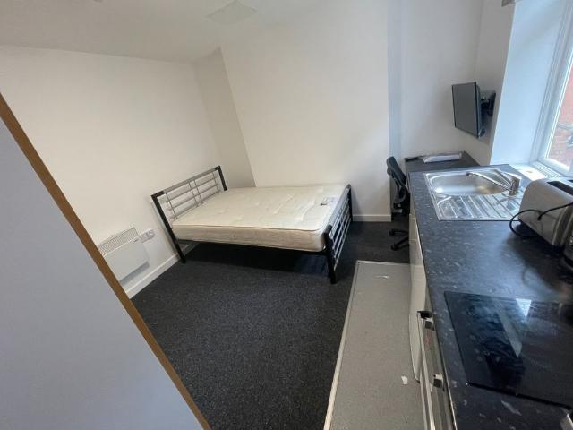 Studio Flat, Regent Road, LE1