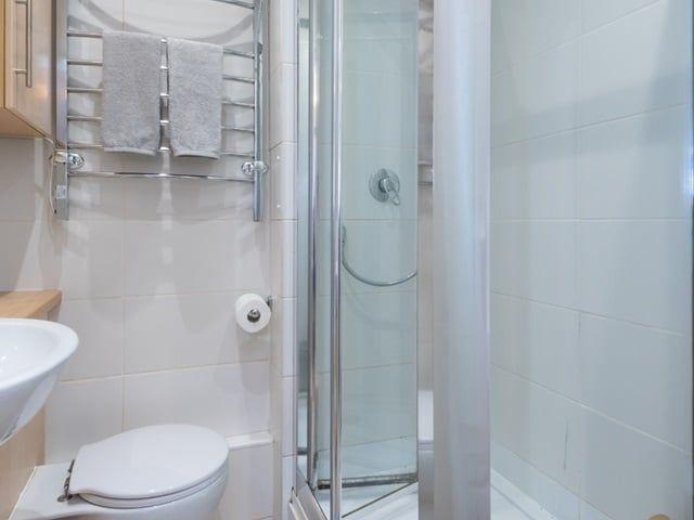 Studio Flat, Russell Court, WC1H