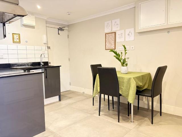 Studio Flat, Russell Square Euston, WC1H
