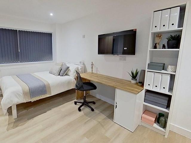 Studio Flat, Sandfield House, NG1