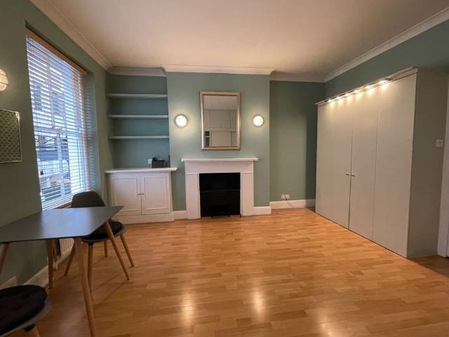 Studio Flat, Shelton Street, WC2H