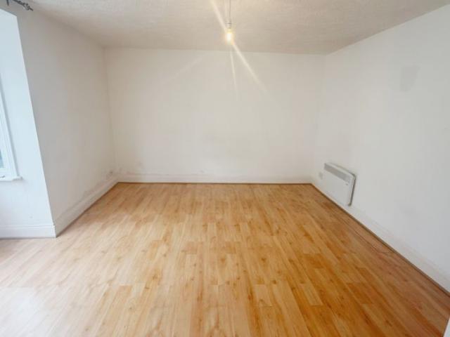 Studio Flat, Sillwood Street, Brighton