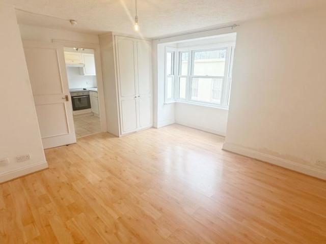 Studio Flat, Sillwood Street, Brighton