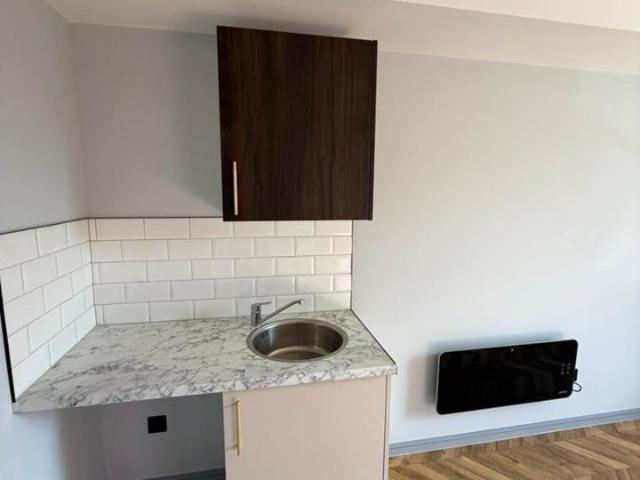 Studio Flat, Southwell Road, SE5