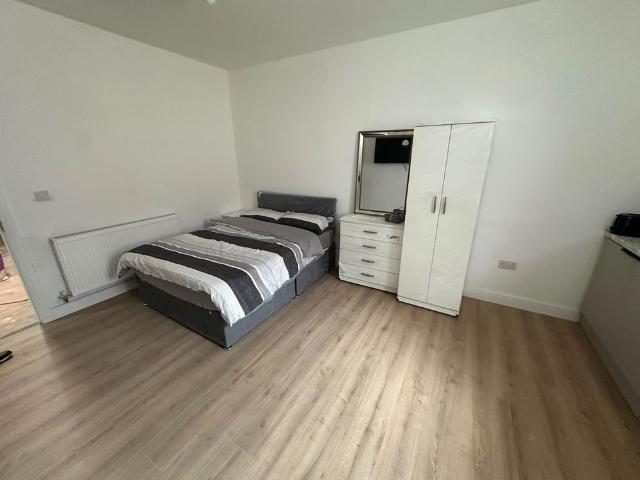 Studio Flat, Sparkhill, B11