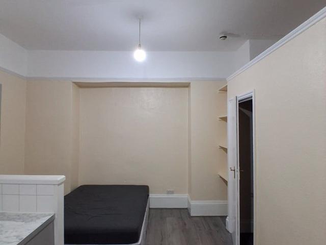 Studio Flat, Springfield Lane, NW6