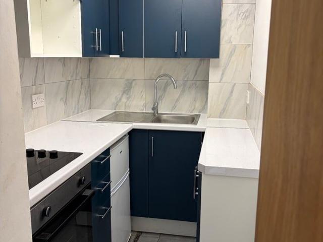 Studio Flat, St. Aubyns, BN3