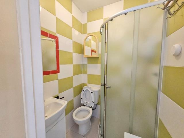 Studio Flat, Stoke Newington High St, N16