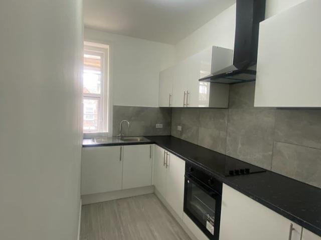 Studio Flat, Staplehurst Road, SE13