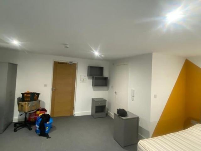 Studio Flat, Straits Parade, BS16