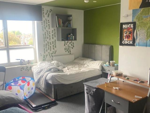 Studio Flat, Straits Parade, BS16