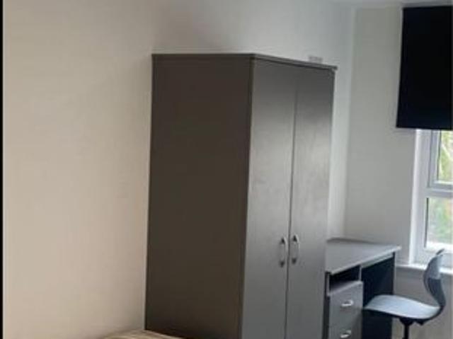 Studio Flat, Straits Parade, BS16