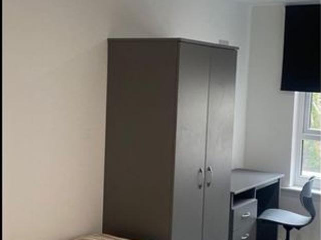 Studio Flat, Straits Parade, BS16
