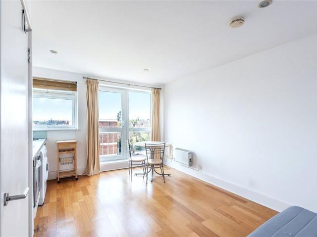 Studio Flat, Streatham, SW16