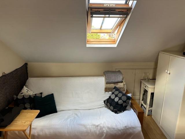 Studio Flat, Sunnyhill Road, SW16