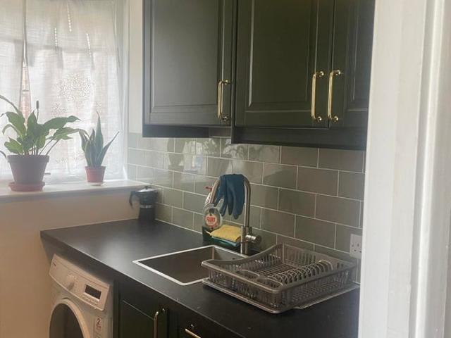 Studio flat sublet