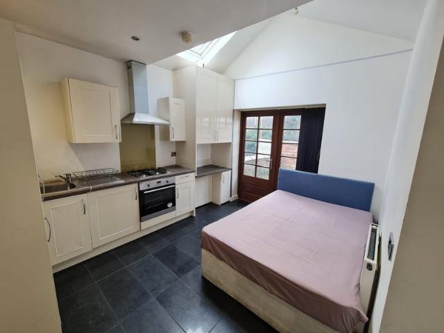 Studio Flat+Private Rear Space Bills Inc Chorlton
