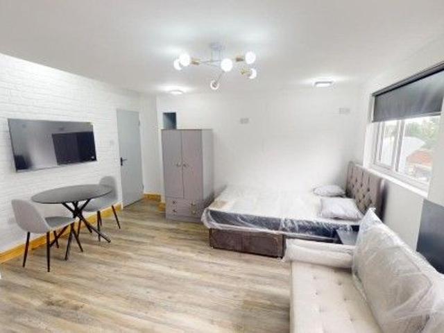 Studio flats in Leeds