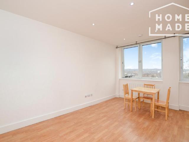 Studio House, WD6 Studio to rent £1,150 pcm £265 pw