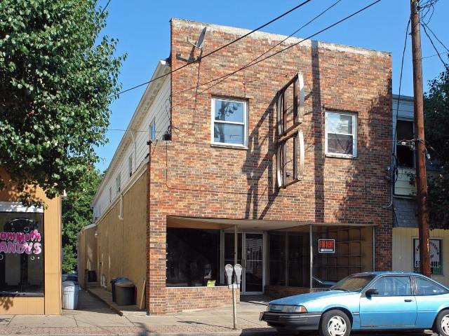 Studio Home for Rent at 6011 Vine St #3, Elmwood Place, OH 45216 Elmwood Place