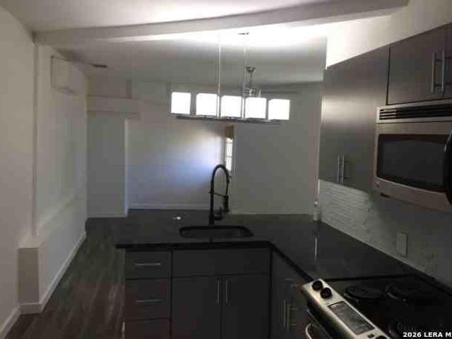 Studio Home for Rent at 100 Dinn Dr, San Antonio, TX 78218 Park Village