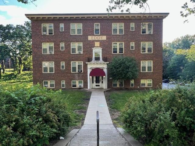 Studio Home for Rent at 1120 Polk Blvd #412, Des Moines, IA 50311 Waveland Park