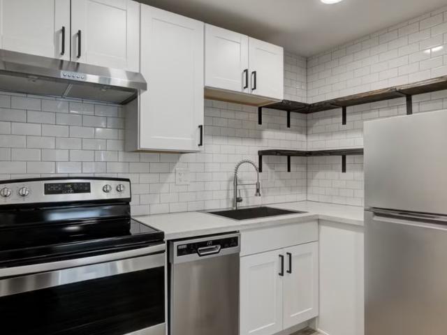 Studio Home for Rent at 1606 E Catalina Dr #B, Phoenix, AZ 85016