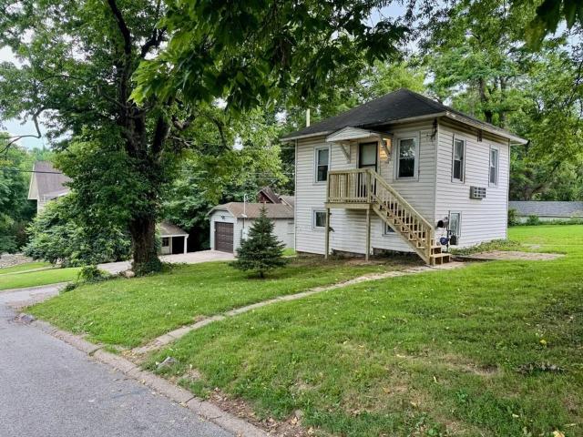 Studio Home for Rent at 1706 Cowling Ave, Louisville, KY 40205 Cherokee Seneca