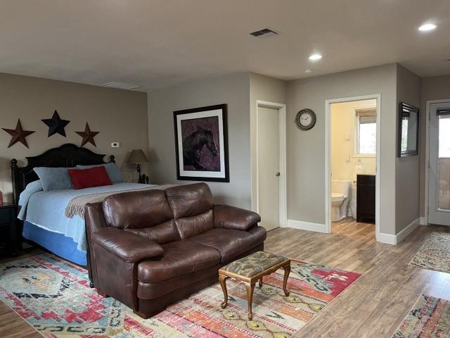 Studio Home for Rent at 18600 Couch Market Rd #1, Bend, OR 97703
