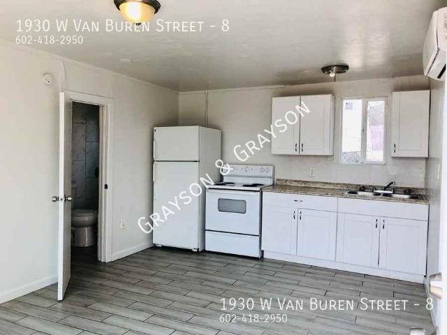 Studio Home for Rent at 1930 West Van Buren Street #8, Phoenix, AZ 85009