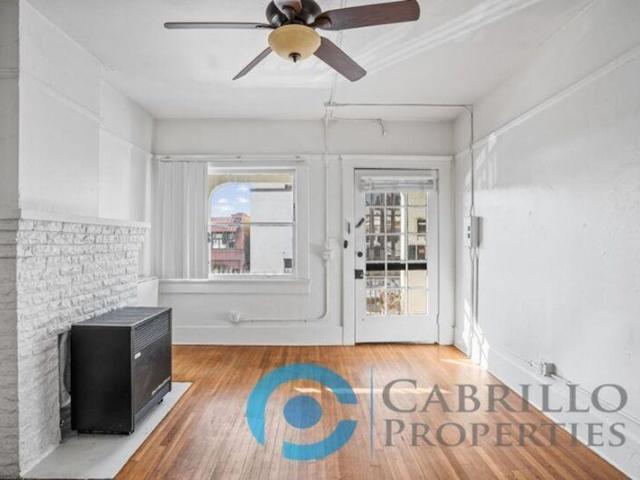 Studio Home for Rent at 2261 4th Ave, San Diego, CA 92101 Park West
