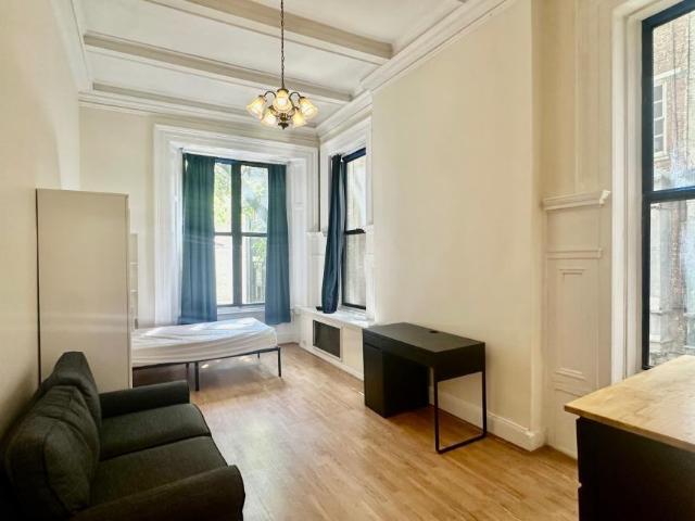 Studio Home for Rent at 320 W 106th St, New York, NY 10025 Upper West Side